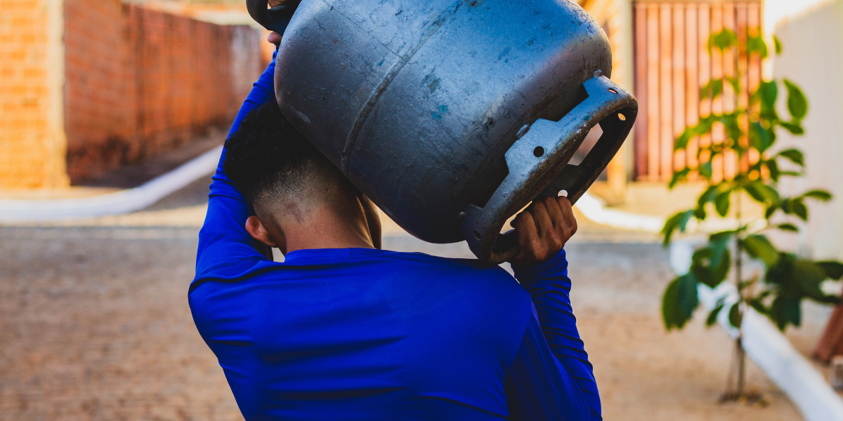 Vou perder o Vale Gás? Entenda as novas regras para 2025 - Bolsa Família